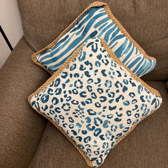 Allen Roth | Bedding | Allen Roth Accent Pillows Set | Poshmark